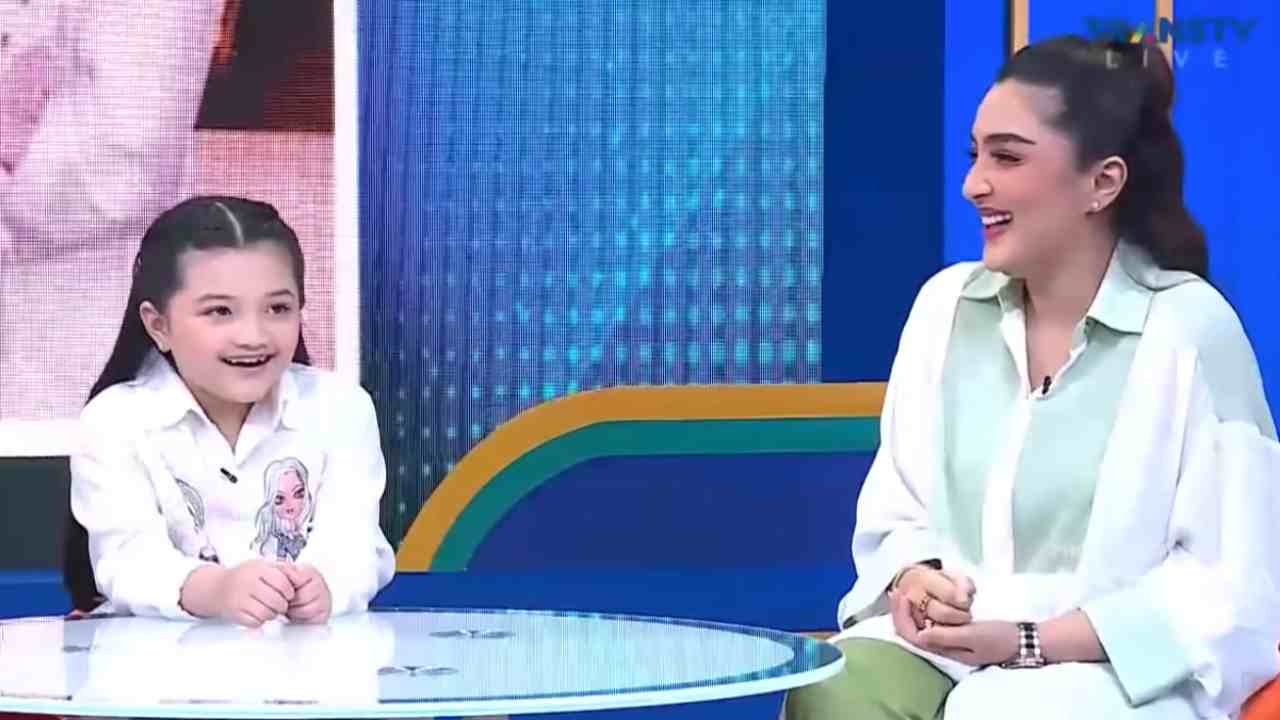 Berita Selebritis Bersama Feni Rose - Trans Tv Program