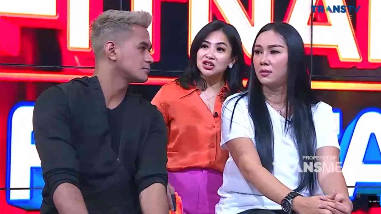 Berita Selebritis Bersama Feni Rose - Trans Tv Program