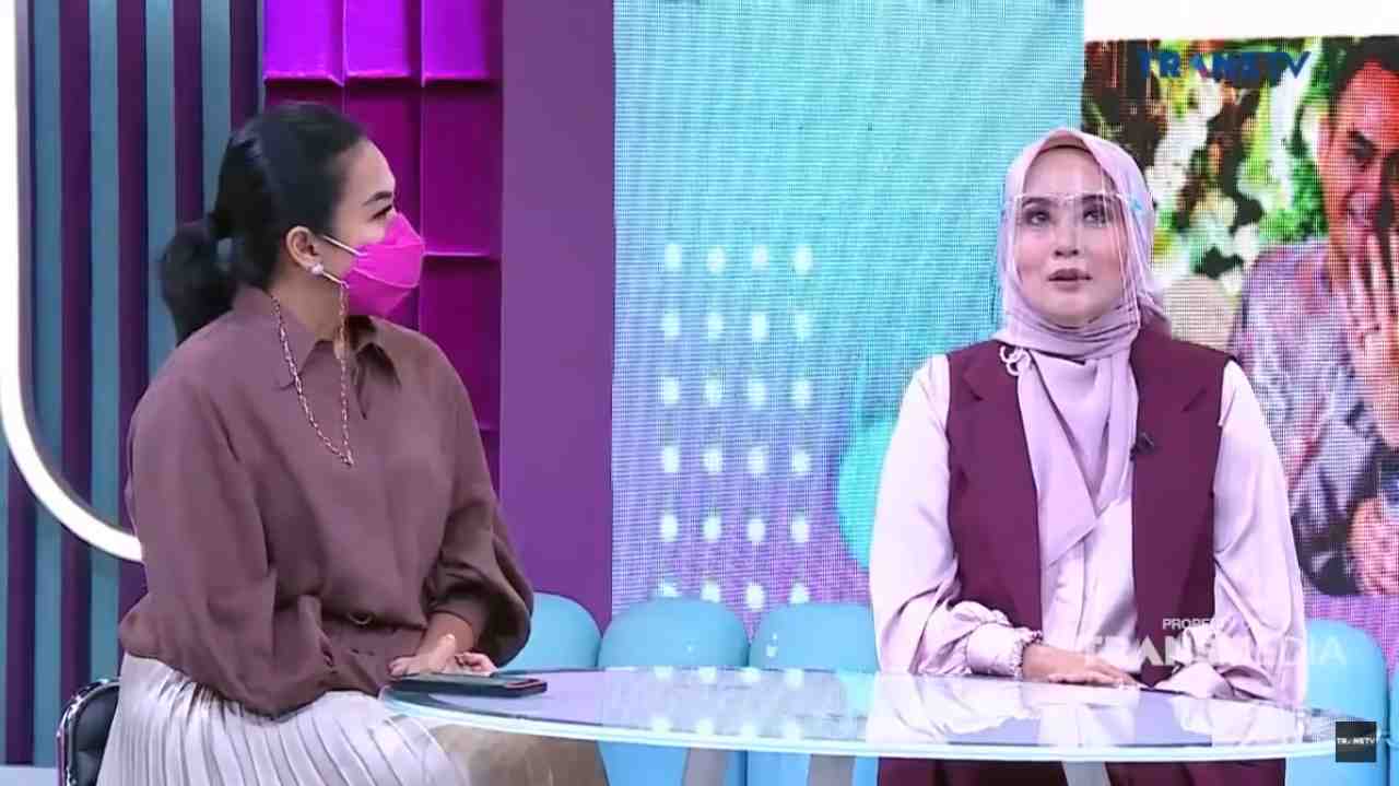Berita Selebritis Bersama Feni Rose - Trans Tv Program