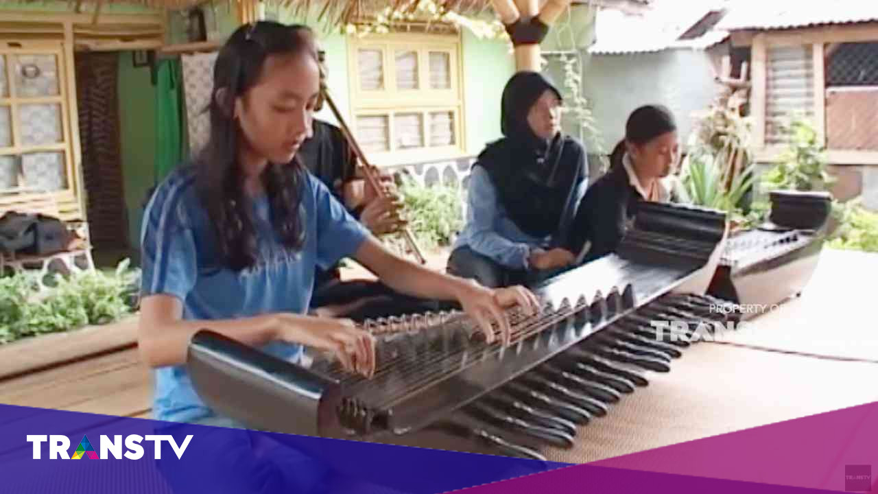 JELANG SIANG: Bermain Kecapi Juga Disukai Anak Anak - Trans TV