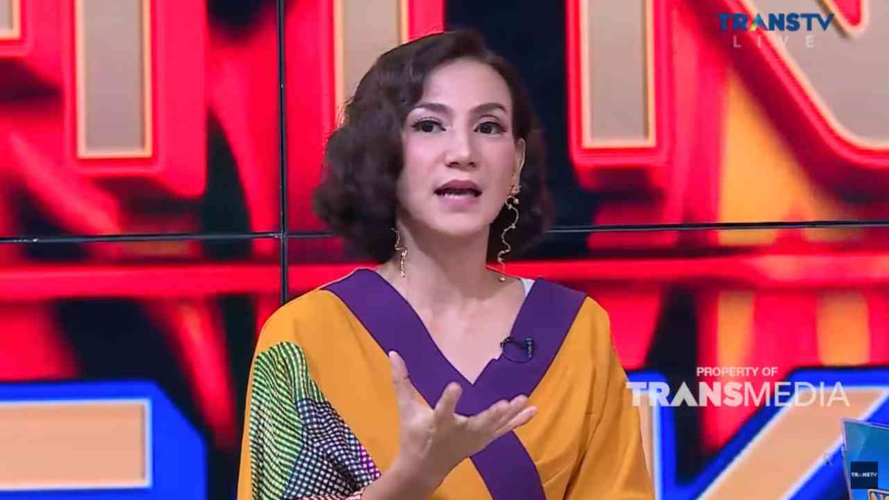 Berita Selebritis Bersama Feni Rose - Trans Tv Program