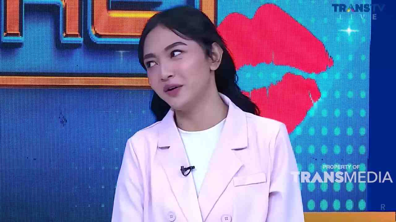 Berita Selebritis Bersama Feni Rose - Trans Tv Program