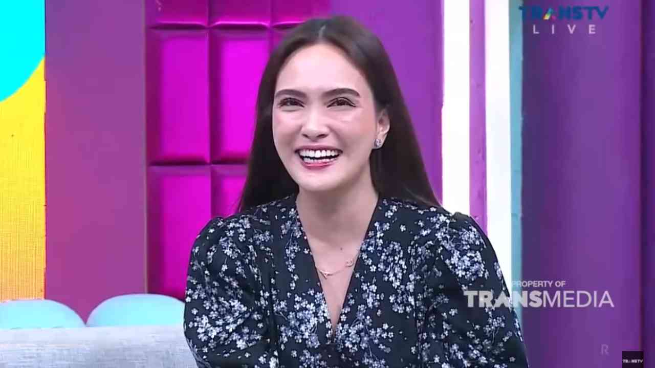 Berita Selebritis Bersama Feni Rose - Trans Tv Program