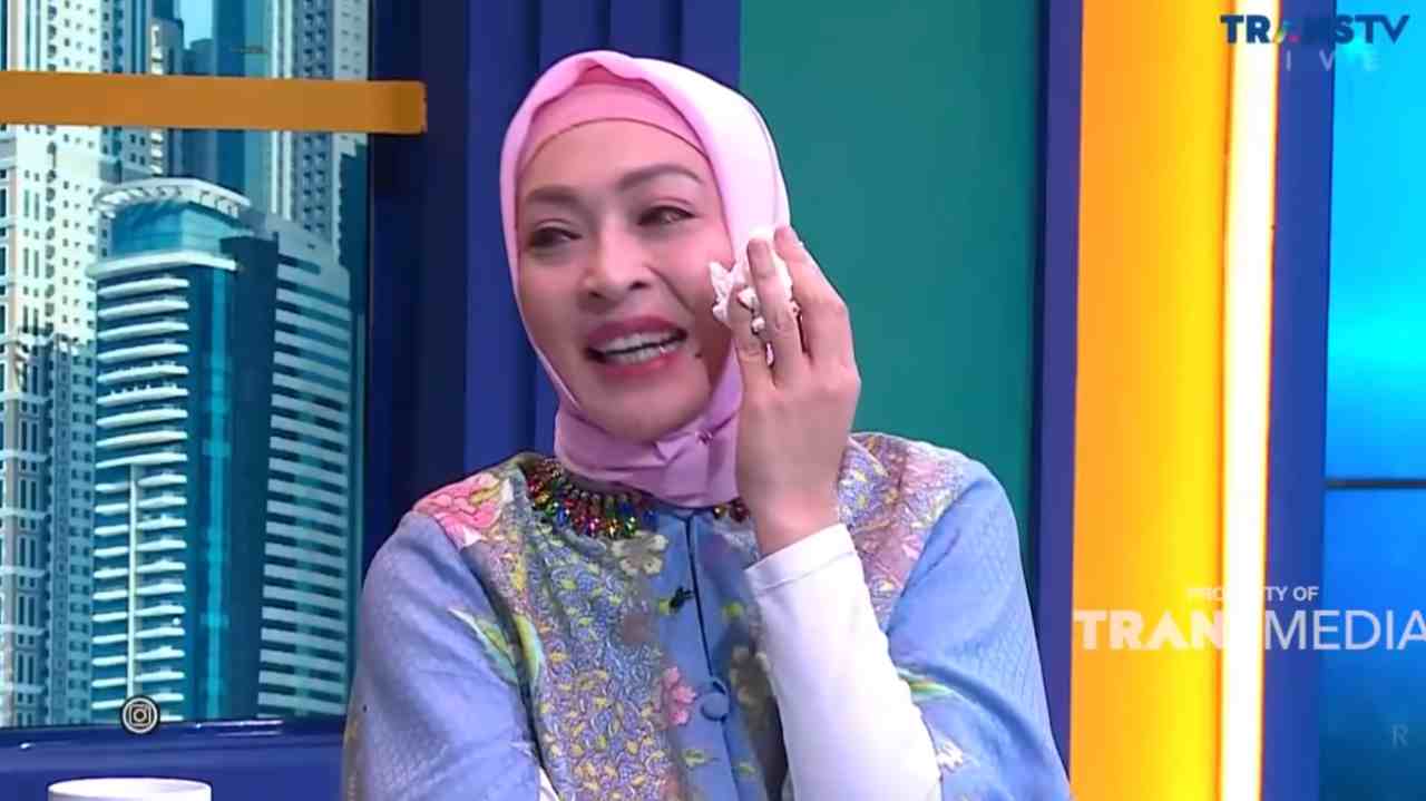 Berita Selebritis Bersama Feni Rose - Trans Tv Program
