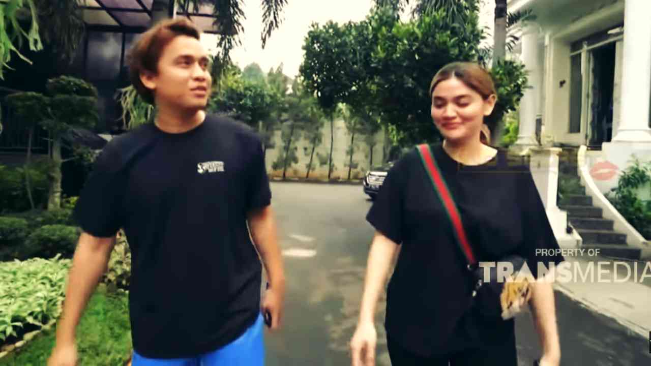 Berita Selebritis Bersama Feni Rose - Trans Tv Program