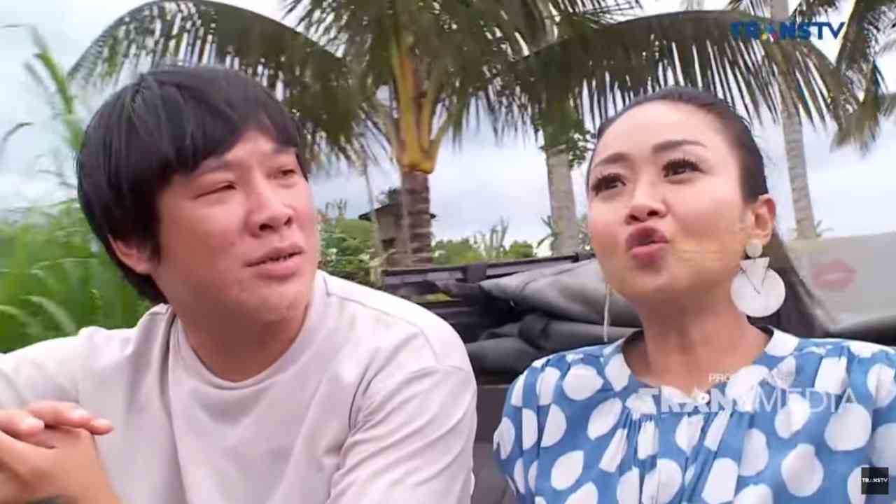 Berita Selebritis Bersama Feni Rose - Trans Tv Program