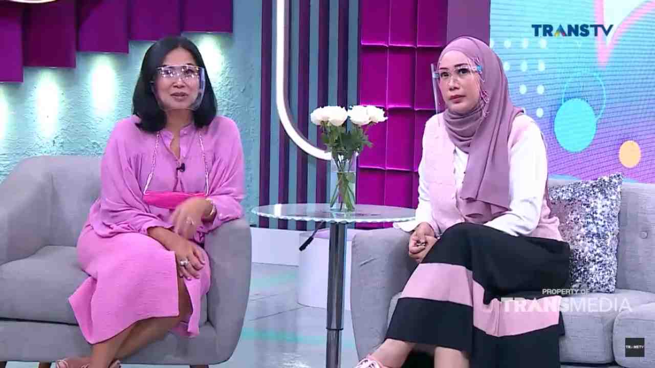 Berita Selebritis Bersama Feni Rose - Trans Tv Program