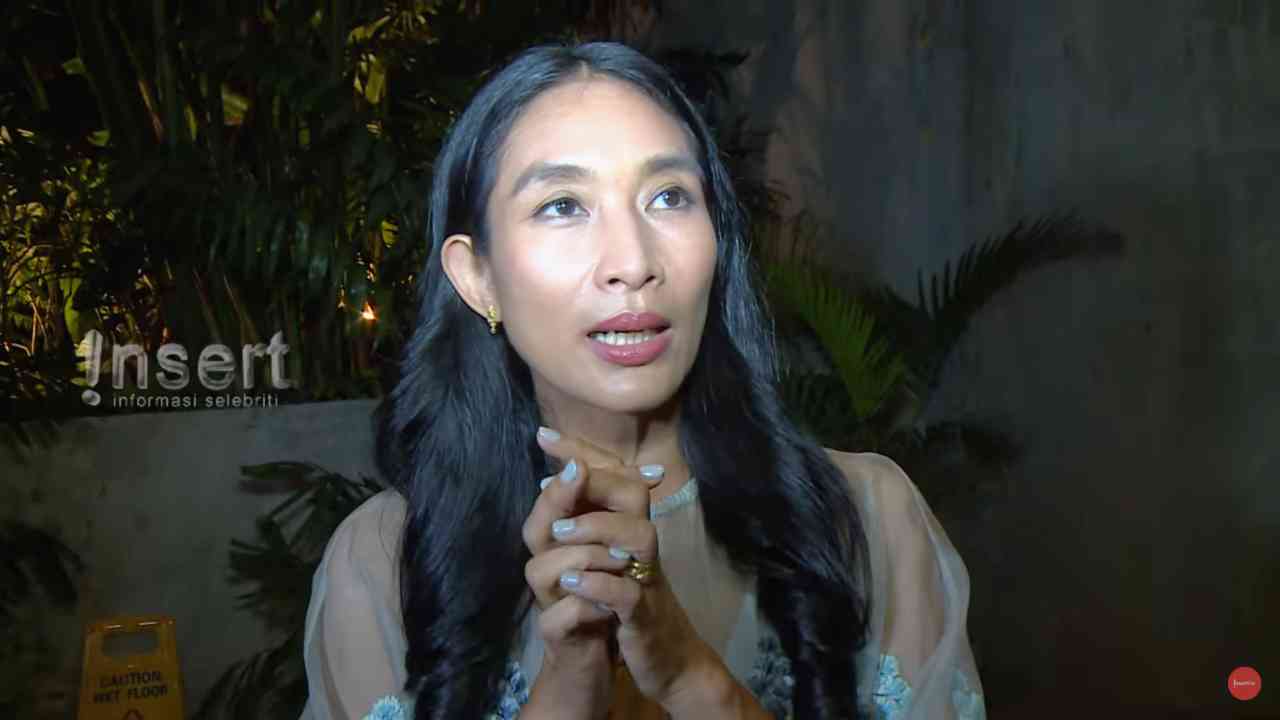 Gosip Artis Terbaru Dan Dunia Selebriti - Trans TV