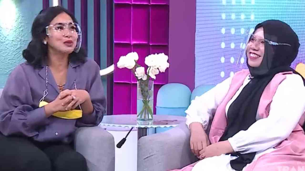 Berita Selebritis Bersama Feni Rose - Trans Tv Program