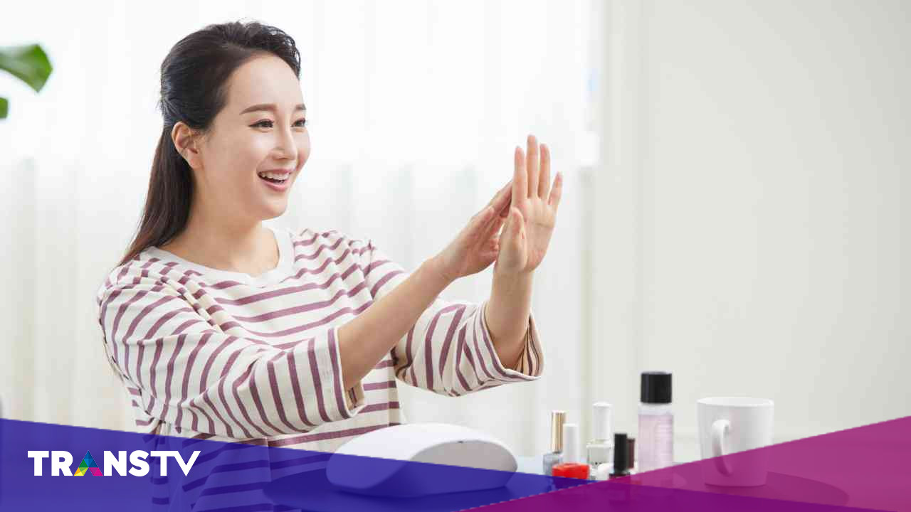 Dr OZ: Membersihkan Kuku Kuning, Begini Cara Yang Benar - Trans TV