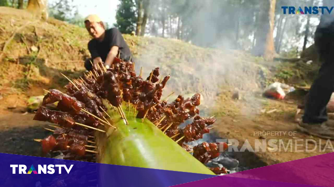Bakar Sate Pakai Gedebong Pisang, Beda Sensasinya! - Trans TV