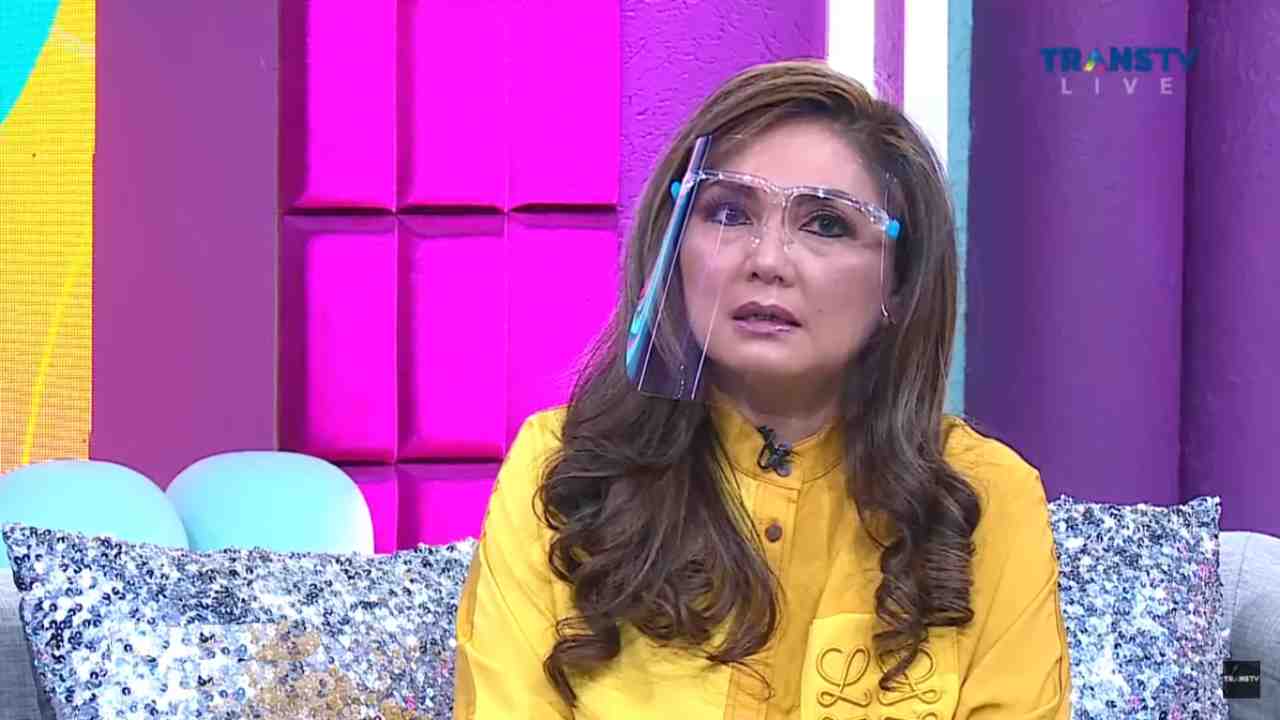 Berita Selebritis Bersama Feni Rose - Trans Tv Program
